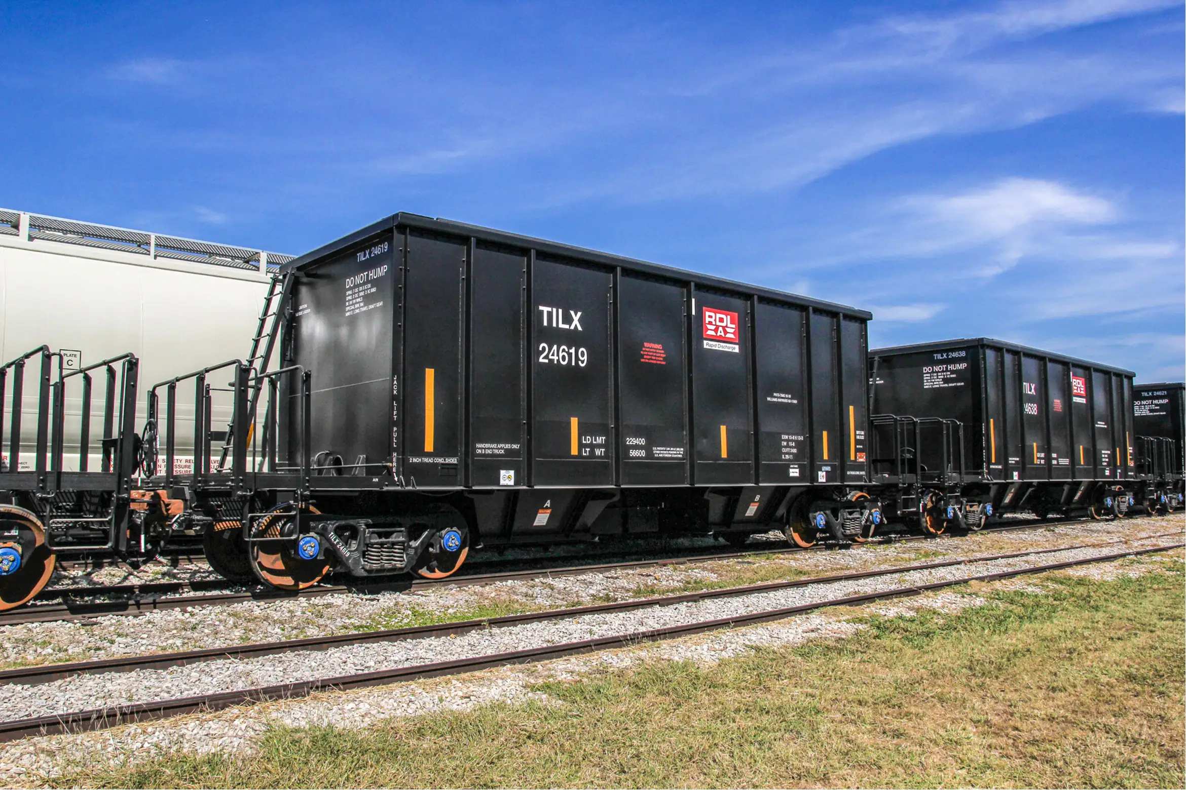2,480-CUBIC-FOOT RDL-A LONGITUDINAL RAPID DISCHARGE OPEN TOP HOPPER ...